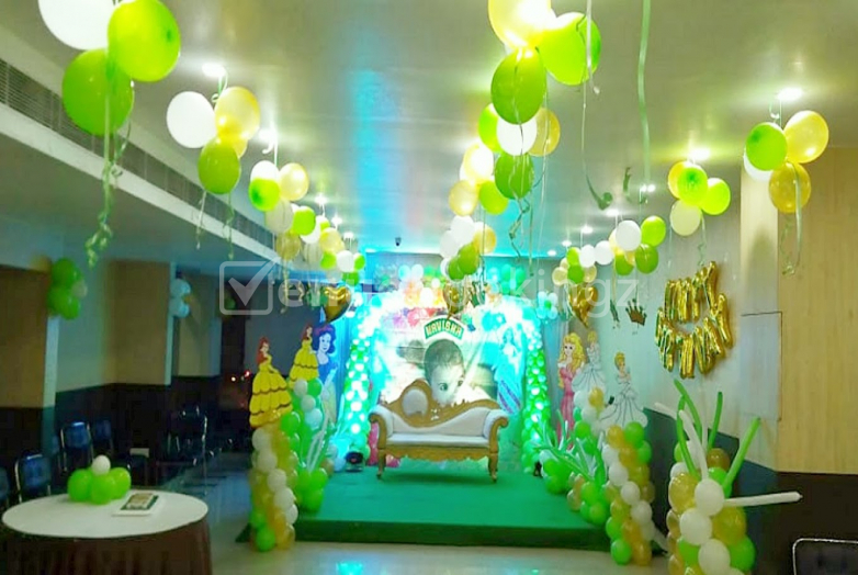 Small Lawns & Outdoor Venues for Engagement in Ooty | Price & Reviews